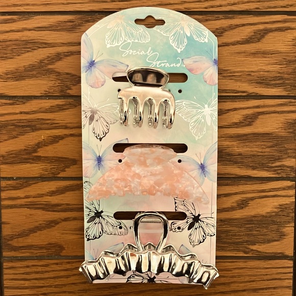Social Strand | Hair | Claw Clips Set Of 3 Silver And Peachy Colored ...